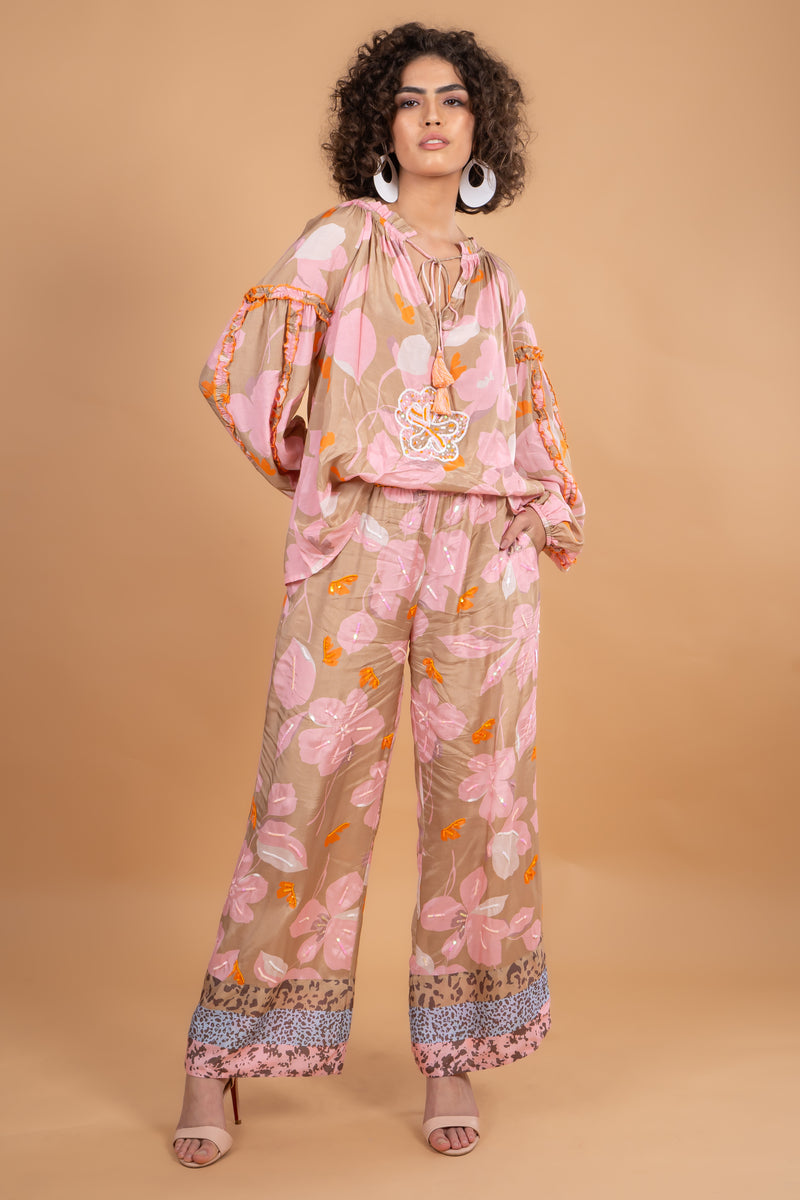 CAMEL FLOWER TOP BEADED